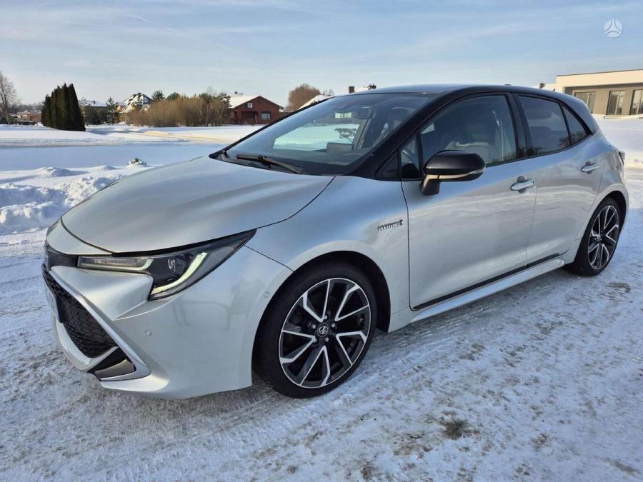 Pelēks Toyota Corolla 2020 Panevēža, ar dzinēja tilpumu 1.99 L un nobraukumu 60 tūkst. km par 17300 €, foto 3 vietnē AUTOMOTO.COM.LV