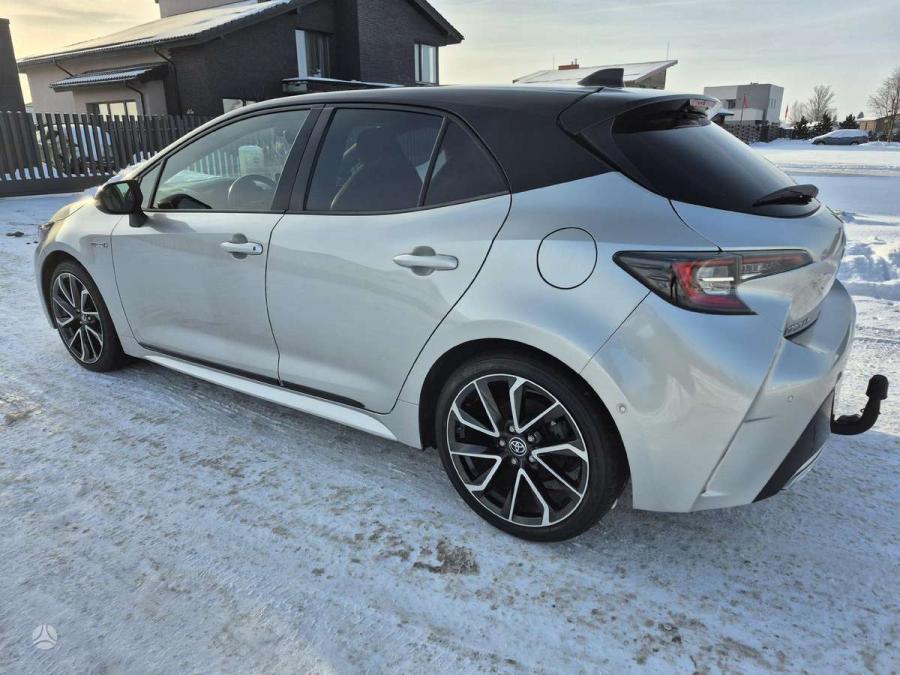 Pelēks Toyota Corolla 2020 Panevēža, ar dzinēja tilpumu 1.99 L un nobraukumu 60 tūkst. km par 17300 €, foto 4 vietnē AUTOMOTO.COM.LV