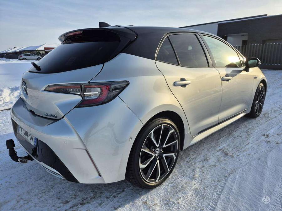 Pelēks Toyota Corolla 2020 Panevēža, ar dzinēja tilpumu 1.99 L un nobraukumu 60 tūkst. km par 17300 €, foto 5 vietnē AUTOMOTO.COM.LV