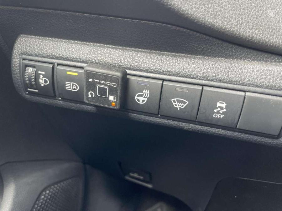 Grey Toyota Corolla 2020 in Vilnius, with an engine capacity of 1.80 L and mileage of 116 thousand km for 14900 €, photo 11 on AUTOMOTO.COM.LV