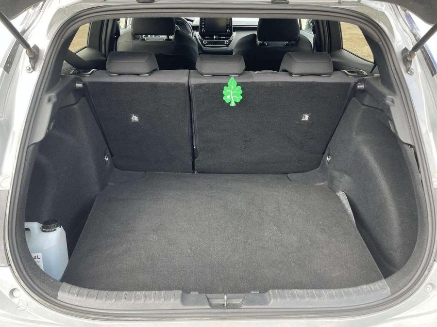 Grey Toyota Corolla 2020 in Vilnius, with an engine capacity of 1.80 L and mileage of 116 thousand km for 14900 €, photo 13 on AUTOMOTO.COM.LV