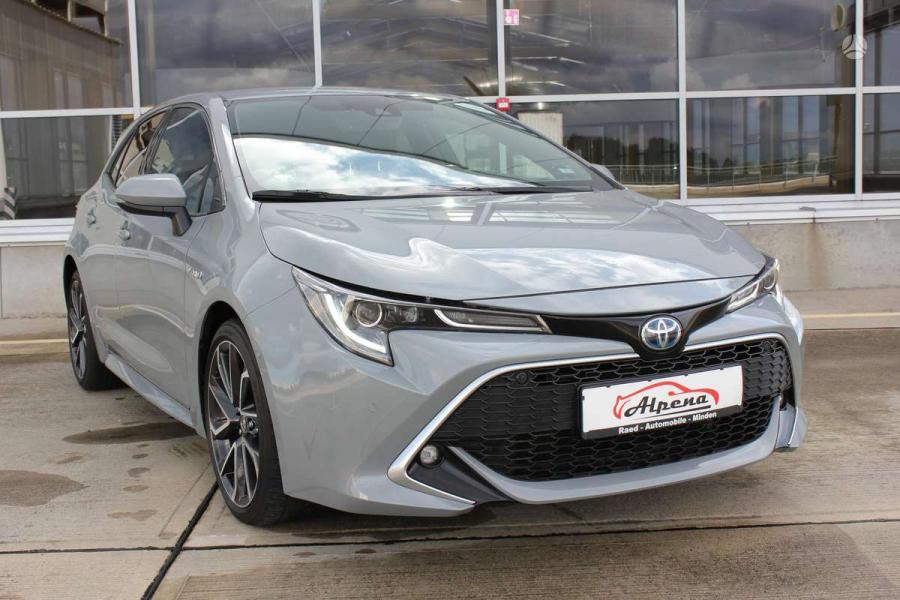 Grey Toyota Corolla 2020 in Vilnius, with an engine capacity of 1.99 L and mileage of 200 thousand km for 18950 €, photo 1 on AUTOMOTO.COM.LV