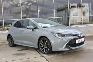 Grey Toyota Corolla 2020 in Vilnius, with an engine capacity of 1.99 L and mileage of 200 thousand km for 18950 €, photo 3 on AUTOMOTO.COM.LV