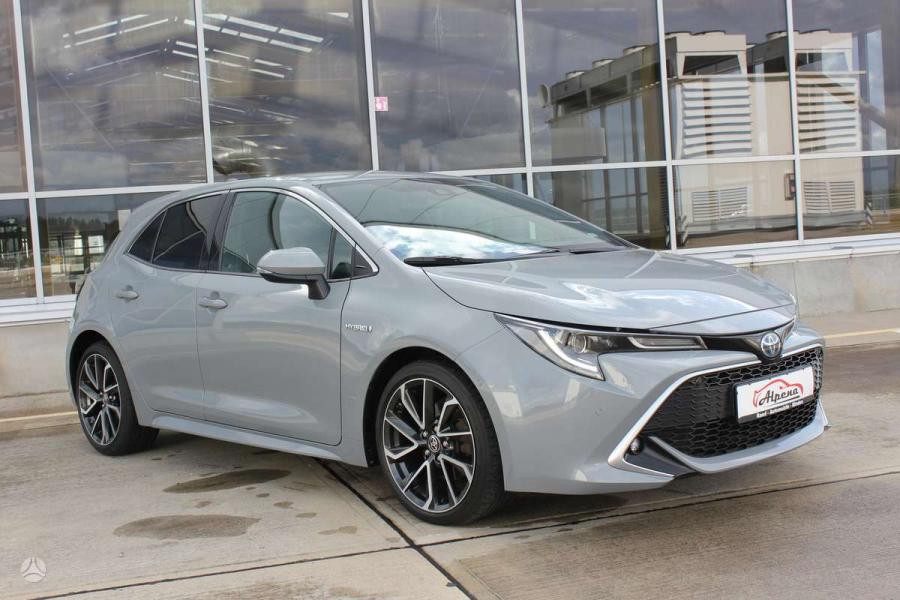 Grey Toyota Corolla 2020 in Vilnius, with an engine capacity of 1.99 L and mileage of 200 thousand km for 18950 €, photo 3 on AUTOMOTO.COM.LV