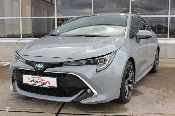Grey Toyota Corolla 2020 in Vilnius, with an engine capacity of 1.99 L and mileage of 200 thousand km for 18950 €, photo 3 on AUTOMOTO.COM.LV