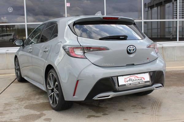 Grey Toyota Corolla 2020 in Vilnius, with an engine capacity of 1.99 L and mileage of 200 thousand km for 18950 €, photo 7 on AUTOMOTO.COM.LV