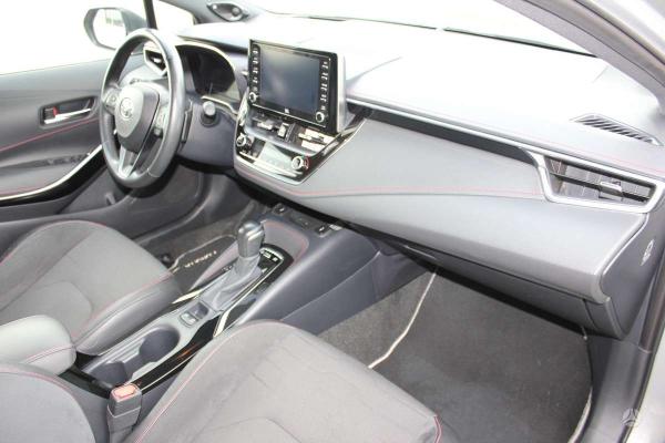 Grey Toyota Corolla 2020 in Vilnius, with an engine capacity of 1.99 L and mileage of 200 thousand km for 18950 €, photo 9 on AUTOMOTO.COM.LV