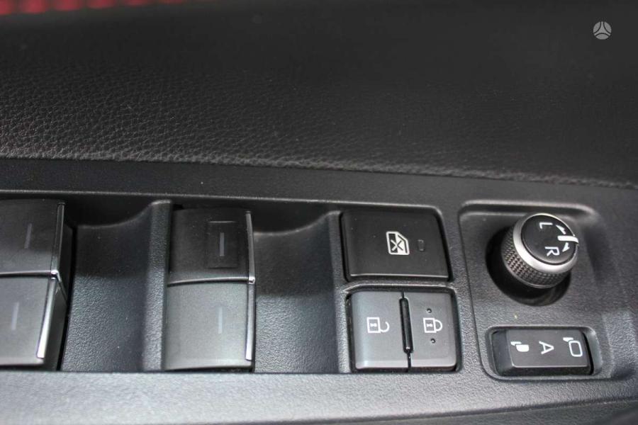 Grey Toyota Corolla 2020 in Vilnius, with an engine capacity of 1.99 L and mileage of 200 thousand km for 18950 €, photo 21 on AUTOMOTO.COM.LV