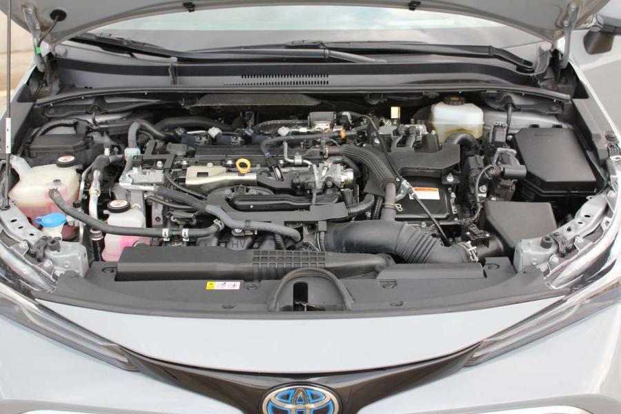 Grey Toyota Corolla 2020 in Vilnius, with an engine capacity of 1.99 L and mileage of 200 thousand km for 18950 €, photo 29 on AUTOMOTO.COM.LV