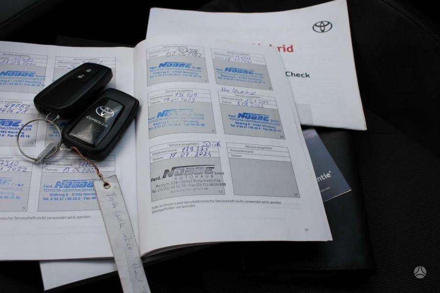 Grey Toyota Corolla 2020 in Vilnius, with an engine capacity of 1.99 L and mileage of 200 thousand km for 18950 €, photo 32 on AUTOMOTO.COM.LV