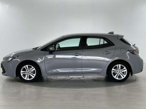Pelēks Toyota Corolla 2020 Viļņa, ar dzinēja tilpumu 1.20 L un nobraukumu 73 tūkst. km par 14900 €, foto 4 vietnē AUTOMOTO.COM.LV