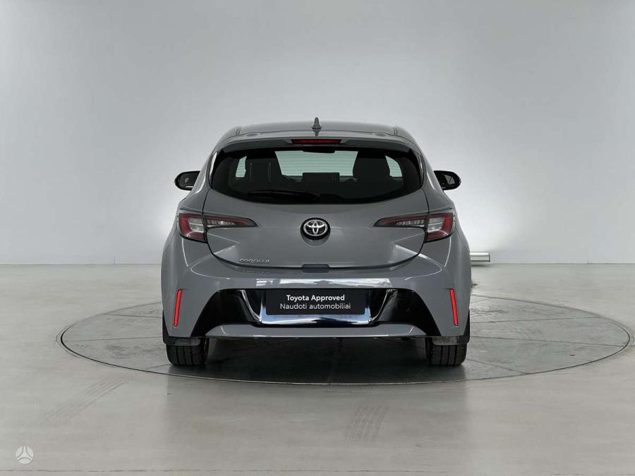 Pelēks Toyota Corolla 2020 Viļņa, ar dzinēja tilpumu 1.20 L un nobraukumu 73 tūkst. km par 14900 €, foto 5 vietnē AUTOMOTO.COM.LV