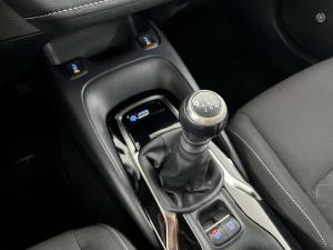 Pelēks Toyota Corolla 2020 Viļņa, ar dzinēja tilpumu 1.20 L un nobraukumu 73 tūkst. km par 14900 €, foto 24 vietnē AUTOMOTO.COM.LV