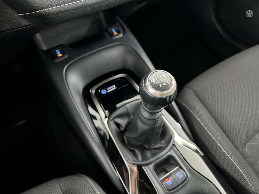 Pelēks Toyota Corolla 2020 Viļņa, ar dzinēja tilpumu 1.20 L un nobraukumu 73 tūkst. km par 14900 €, foto 24 vietnē AUTOMOTO.COM.LV