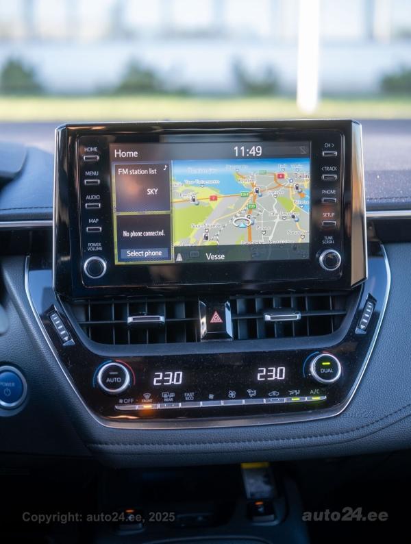 Pelēks Toyota Corolla 2021 Tallina, ar dzinēja tilpumu 2.00 L un nobraukumu 48 tūkst. km par 19500 €, foto 11 vietnē AUTOMOTO.COM.LV