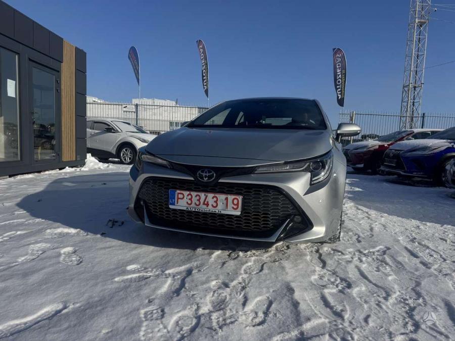 Grey Toyota Corolla 2021 in Panevezys, with an engine capacity of 1.80 L and mileage of 68 thousand km for 16500 €, photo 2 on AUTOMOTO.COM.LV