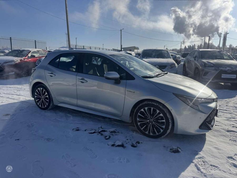 Grey Toyota Corolla 2021 in Panevezys, with an engine capacity of 1.80 L and mileage of 68 thousand km for 16500 €, photo 4 on AUTOMOTO.COM.LV