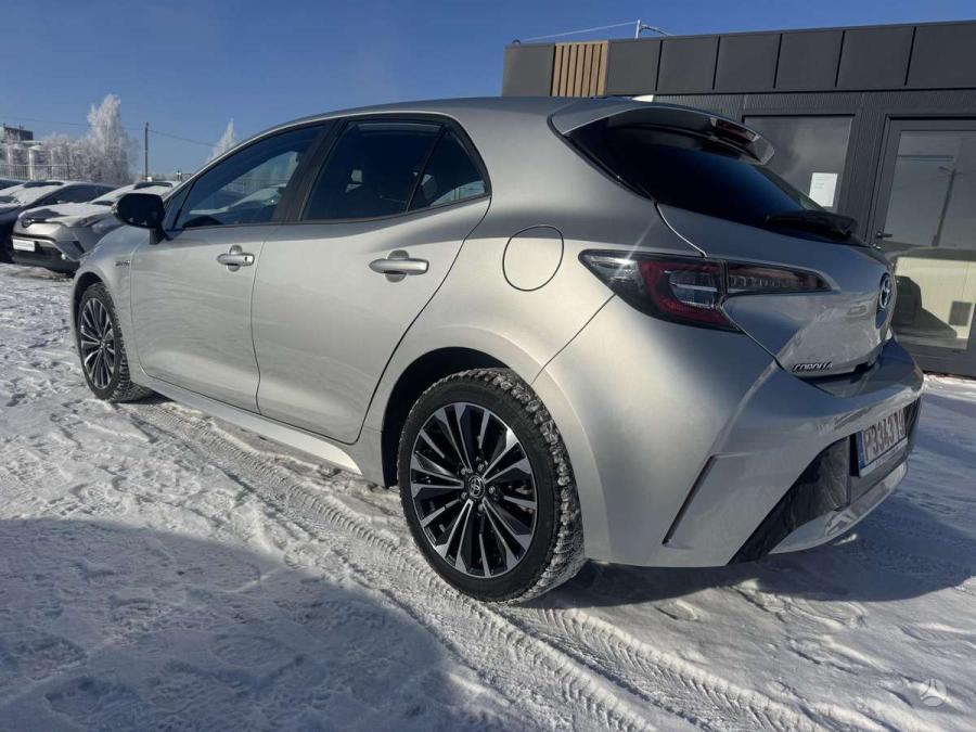 Grey Toyota Corolla 2021 in Panevezys, with an engine capacity of 1.80 L and mileage of 68 thousand km for 16500 €, photo 8 on AUTOMOTO.COM.LV
