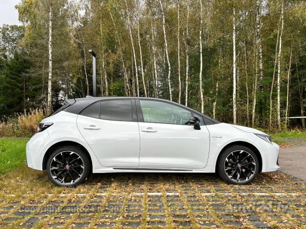Pelēks Toyota Corolla 2021 Tallina, ar dzinēja tilpumu 2.00 L un nobraukumu 81 tūkst. km par 17700 €, foto 4 vietnē AUTOMOTO.COM.LV