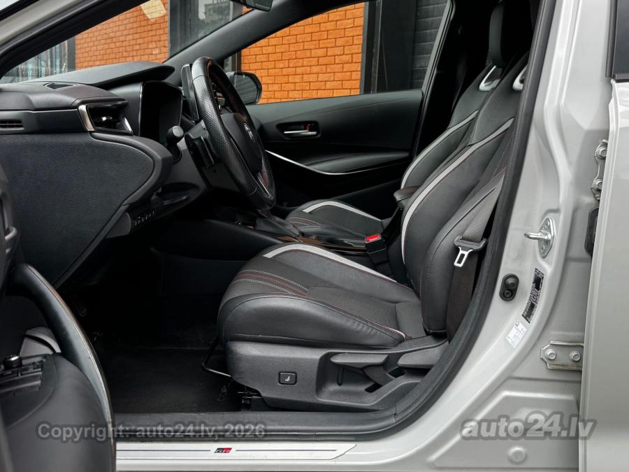 Pelēks Toyota Corolla 2021 Tallina, ar dzinēja tilpumu 2.00 L un nobraukumu 82 tūkst. km par 19900 €, foto 14 vietnē AUTOMOTO.COM.LV
