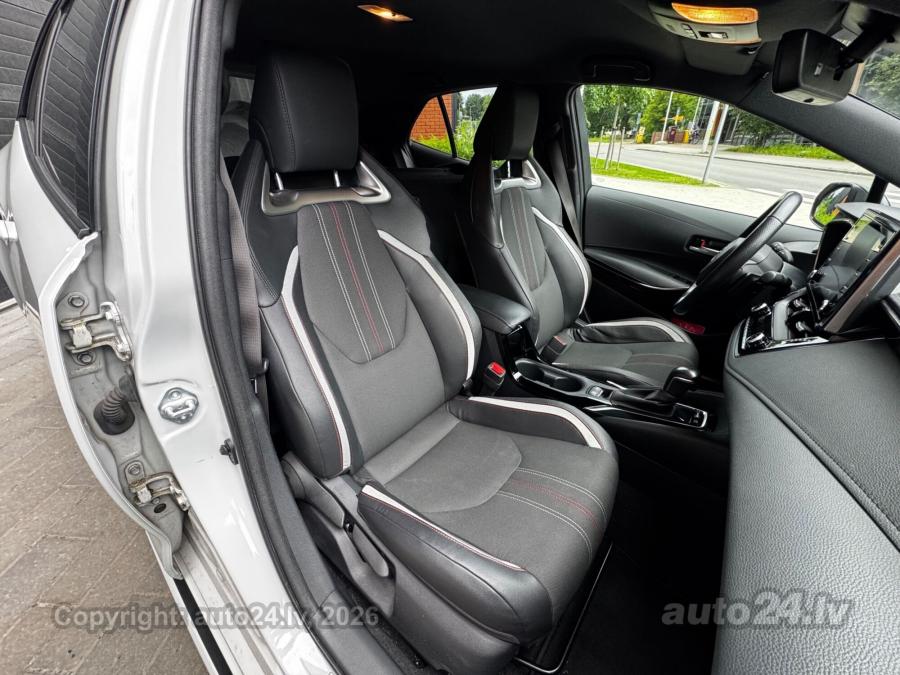 Pelēks Toyota Corolla 2021 Tallina, ar dzinēja tilpumu 2.00 L un nobraukumu 82 tūkst. km par 19900 €, foto 16 vietnē AUTOMOTO.COM.LV