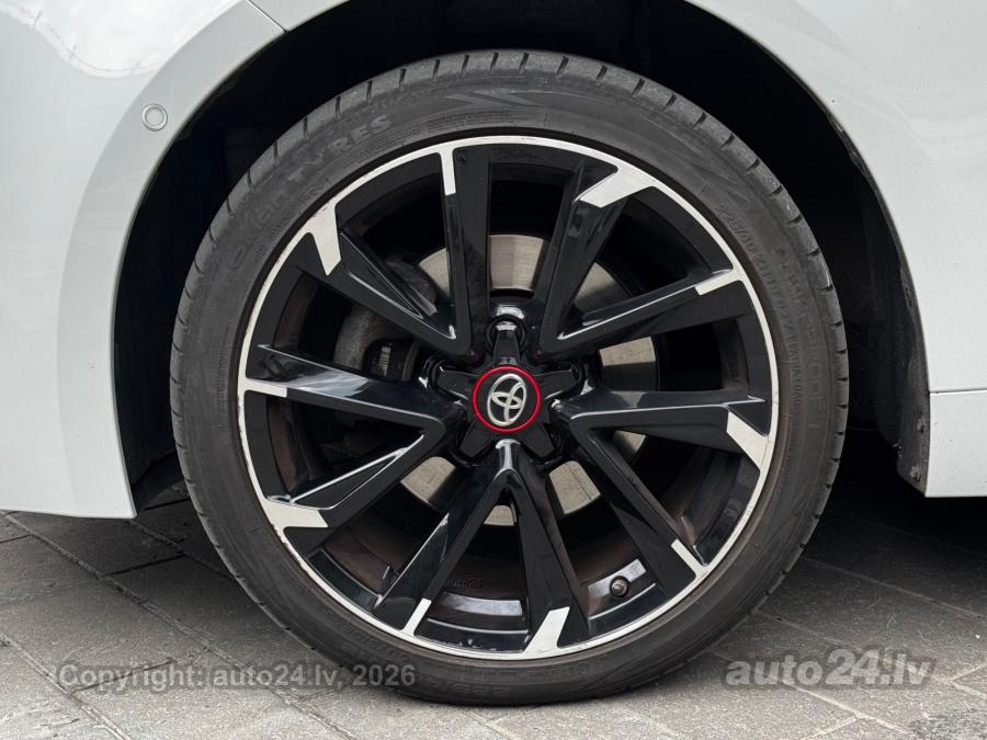Pelēks Toyota Corolla 2021 Tallina, ar dzinēja tilpumu 2.00 L un nobraukumu 82 tūkst. km par 19900 €, foto 20 vietnē AUTOMOTO.COM.LV