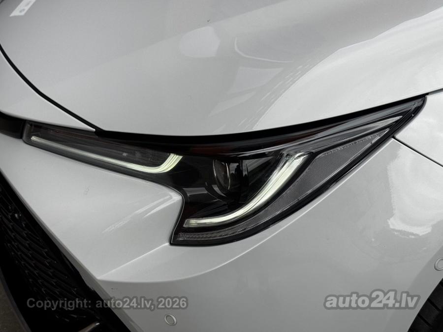 Pelēks Toyota Corolla 2021 Tallina, ar dzinēja tilpumu 2.00 L un nobraukumu 82 tūkst. km par 19900 €, foto 23 vietnē AUTOMOTO.COM.LV