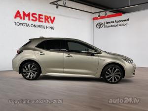 Grey Toyota Corolla 2021 in Tallinn, with an engine capacity of 1.80 L and mileage of 42 thousand km for 18990 €, photo 4 on AUTOMOTO.COM.LV
