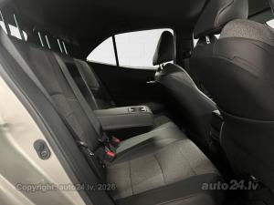 Grey Toyota Corolla 2021 in Tallinn, with an engine capacity of 1.80 L and mileage of 42 thousand km for 18990 €, photo 8 on AUTOMOTO.COM.LV
