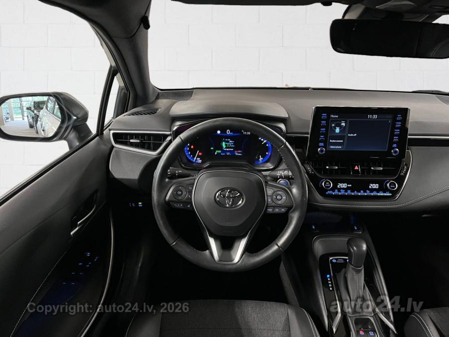 Grey Toyota Corolla 2021 in Tallinn, with an engine capacity of 1.80 L and mileage of 42 thousand km for 18990 €, photo 10 on AUTOMOTO.COM.LV