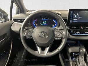 Grey Toyota Corolla 2021 in Tallinn, with an engine capacity of 1.80 L and mileage of 42 thousand km for 18990 €, photo 13 on AUTOMOTO.COM.LV