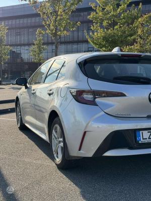 Grey Toyota Corolla 2021 in Klaipeda, with an engine capacity of 1.80 L and mileage of 44 thousand km for 17500 €, photo 3 on AUTOMOTO.COM.LV