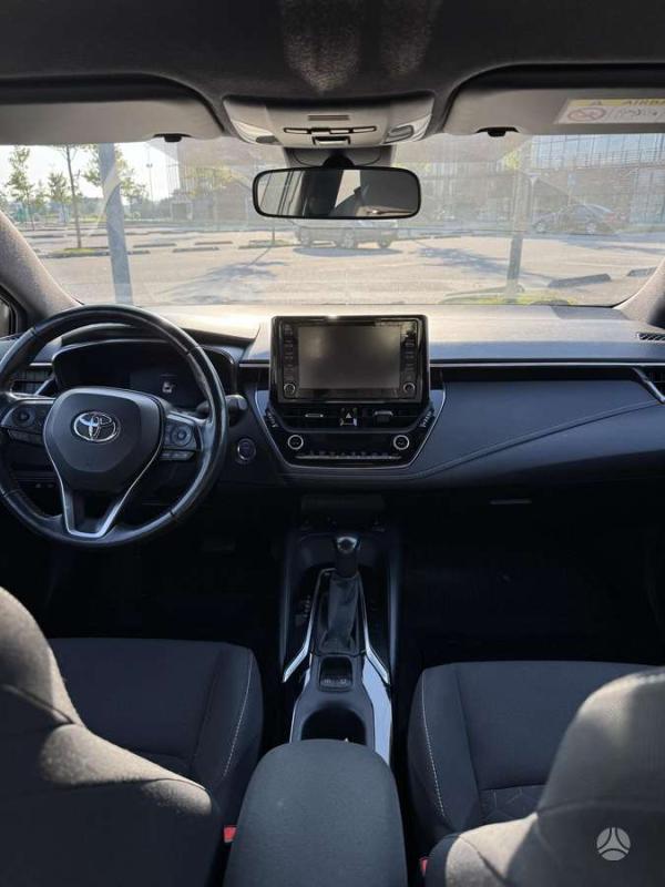 Grey Toyota Corolla 2021 in Klaipeda, with an engine capacity of 1.80 L and mileage of 44 thousand km for 17500 €, photo 8 on AUTOMOTO.COM.LV