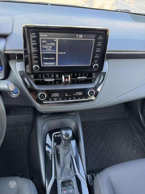Grey Toyota Corolla 2021 in Klaipeda, with an engine capacity of 1.80 L and mileage of 44 thousand km for 17500 €, photo 9 on AUTOMOTO.COM.LV