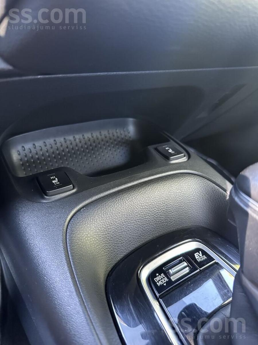 Pelēks Toyota Corolla 2021 Rīga, ar dzinēja tilpumu 1.80 L un nobraukumu 53 tūkst. km par 16900 €, foto 15 vietnē AUTOMOTO.COM.LV