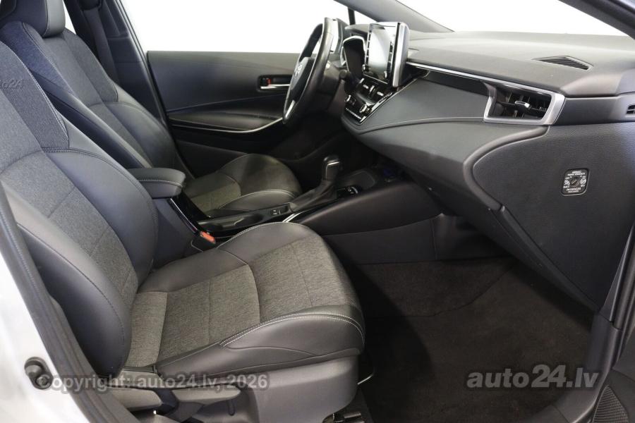 Pelēks Toyota Corolla 2021 Tallina, ar dzinēja tilpumu 1.80 L un nobraukumu 73 tūkst. km par 17400 €, foto 7 vietnē AUTOMOTO.COM.LV