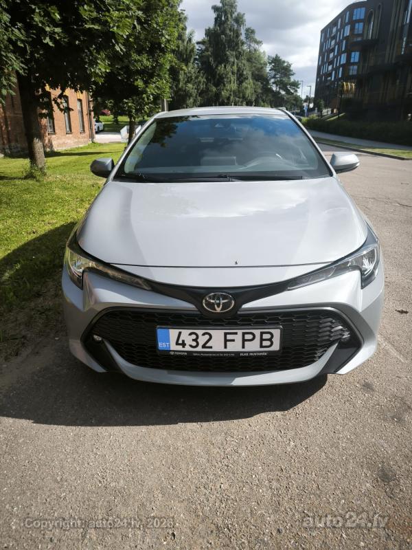 Grey Toyota Corolla 2021 in Tallinn, with an engine capacity of 1.20 L and mileage of 59 thousand km for 16500 €, photo 3 on AUTOMOTO.COM.LV