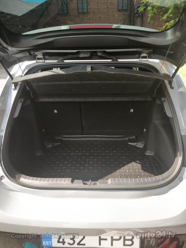 Grey Toyota Corolla 2021 in Tallinn, with an engine capacity of 1.20 L and mileage of 59 thousand km for 16500 €, photo 8 on AUTOMOTO.COM.LV