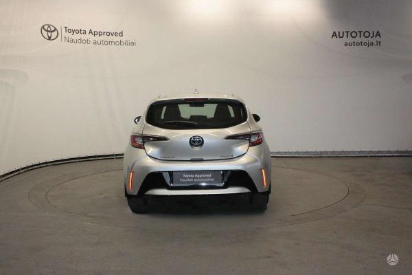 Pelēks Toyota Corolla 2021 Kauņa, ar dzinēja tilpumu 1.80 L un nobraukumu 98 tūkst. km par 18500 €, foto 5 vietnē AUTOMOTO.COM.LV