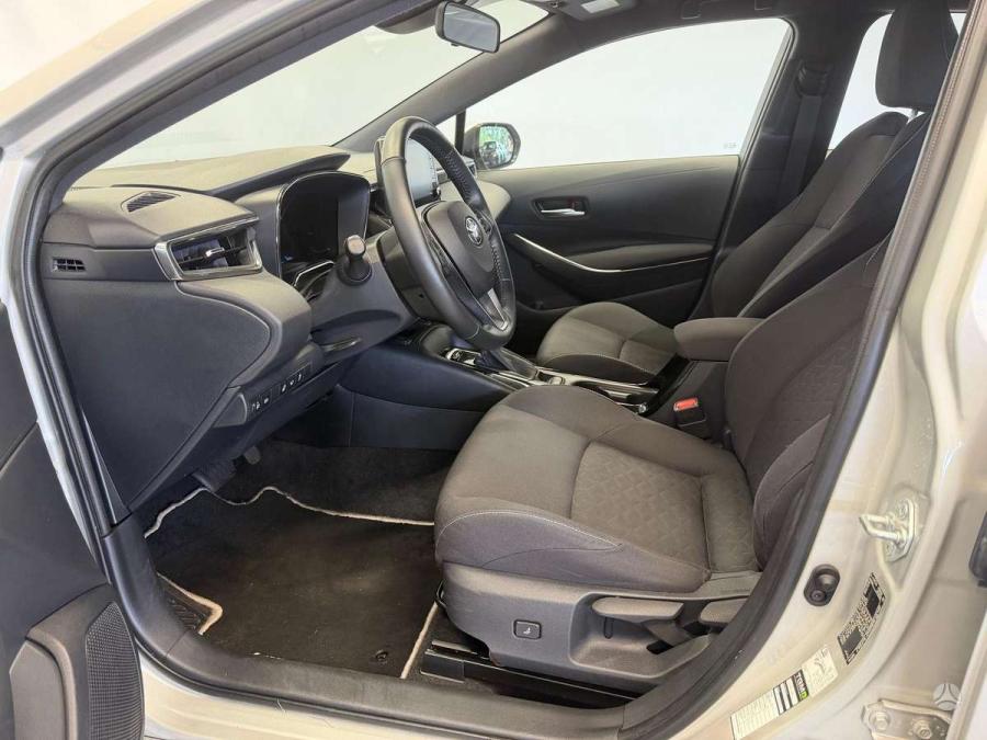 Pelēks Toyota Corolla 2021 Kauņa, ar dzinēja tilpumu 1.80 L un nobraukumu 98 tūkst. km par 18500 €, foto 12 vietnē AUTOMOTO.COM.LV