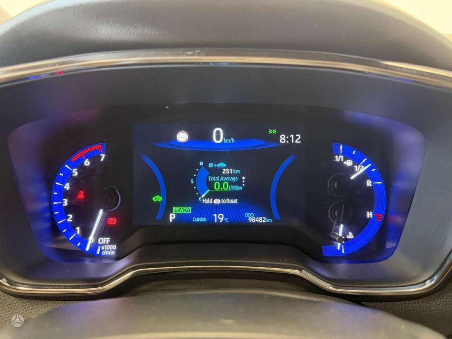 Pelēks Toyota Corolla 2021 Kauņa, ar dzinēja tilpumu 1.80 L un nobraukumu 98 tūkst. km par 18500 €, foto 14 vietnē AUTOMOTO.COM.LV
