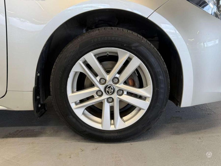 Pelēks Toyota Corolla 2021 Kauņa, ar dzinēja tilpumu 1.80 L un nobraukumu 98 tūkst. km par 18500 €, foto 16 vietnē AUTOMOTO.COM.LV