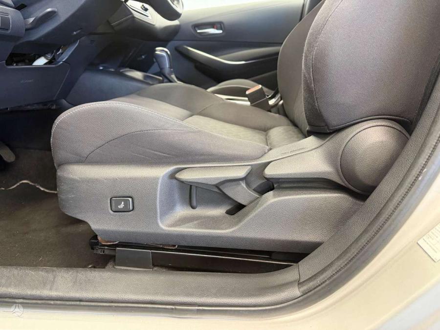 Pelēks Toyota Corolla 2021 Kauņa, ar dzinēja tilpumu 1.80 L un nobraukumu 98 tūkst. km par 18500 €, foto 22 vietnē AUTOMOTO.COM.LV