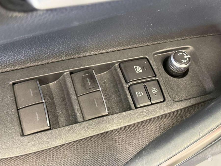 Pelēks Toyota Corolla 2021 Kauņa, ar dzinēja tilpumu 1.80 L un nobraukumu 98 tūkst. km par 18500 €, foto 23 vietnē AUTOMOTO.COM.LV
