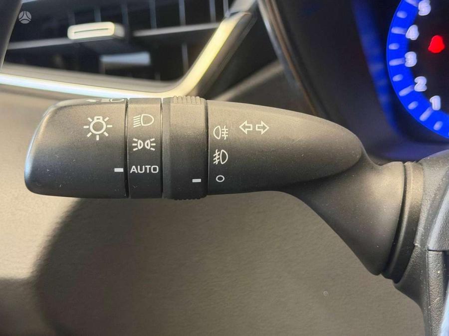 Pelēks Toyota Corolla 2021 Kauņa, ar dzinēja tilpumu 1.80 L un nobraukumu 98 tūkst. km par 18500 €, foto 29 vietnē AUTOMOTO.COM.LV