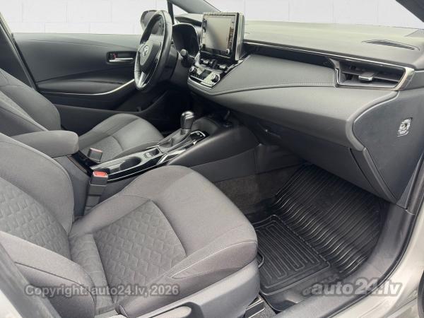 Grey Toyota Corolla 2021 in Paide, with an engine capacity of 1.80 L and mileage of 70 thousand km for 17990 €, photo 7 on AUTOMOTO.COM.LV