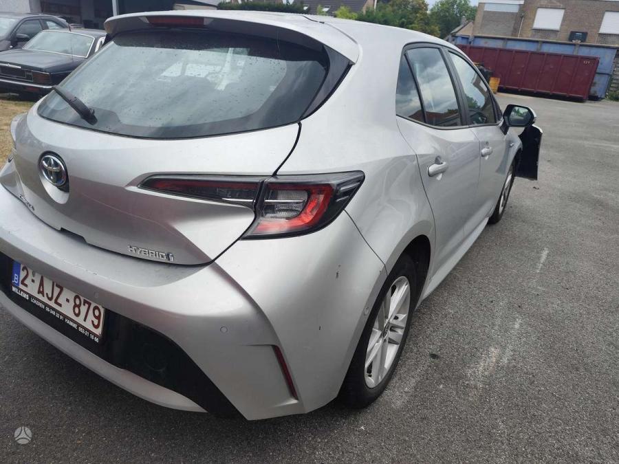 Grey Toyota Corolla 2021 in Pakruojis, with an engine capacity of 1.80 L and mileage of 65 thousand km for 12000 €, photo 11 on AUTOMOTO.COM.LV