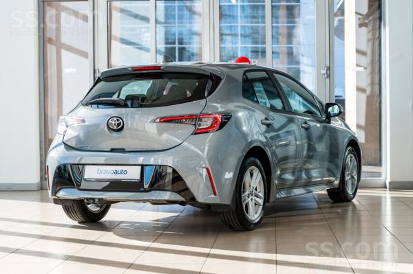 Pelēks Toyota Corolla 2022 Rīga, ar dzinēja tilpumu 1.20 L un nobraukumu 41 tūkst. km par 2900 €, foto 4 vietnē AUTOMOTO.COM.LV