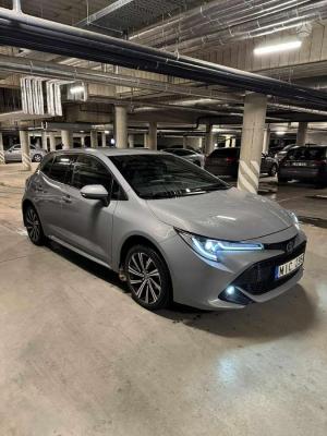 Pelēks Toyota Corolla 2022 Viļņa, ar dzinēja tilpumu 1.80 L un nobraukumu 73 tūkst. km par 19999 €, foto  vietnē AUTOMOTO.COM.LV