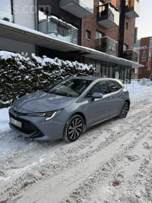 Grey Toyota Corolla 2022 in Vilnius, with an engine capacity of 1.80 L and mileage of 73 thousand km for 20000 €, photo  on AUTOMOTO.COM.LV